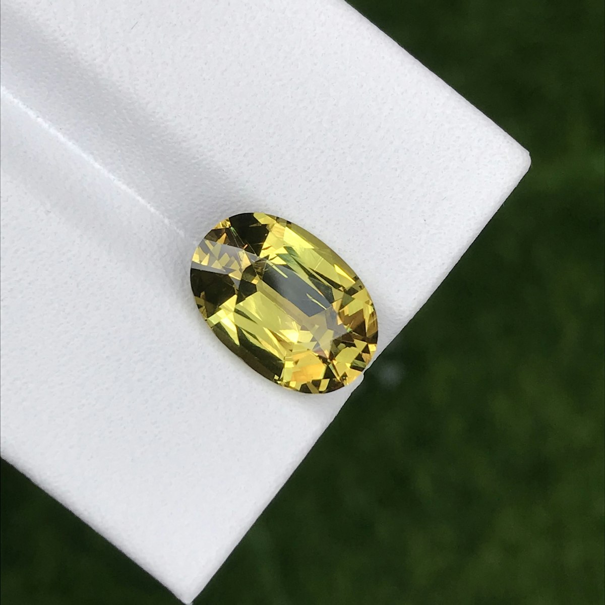 Yellow Grossular Garnet 4.42ct (GG0052) | Mohra.com
